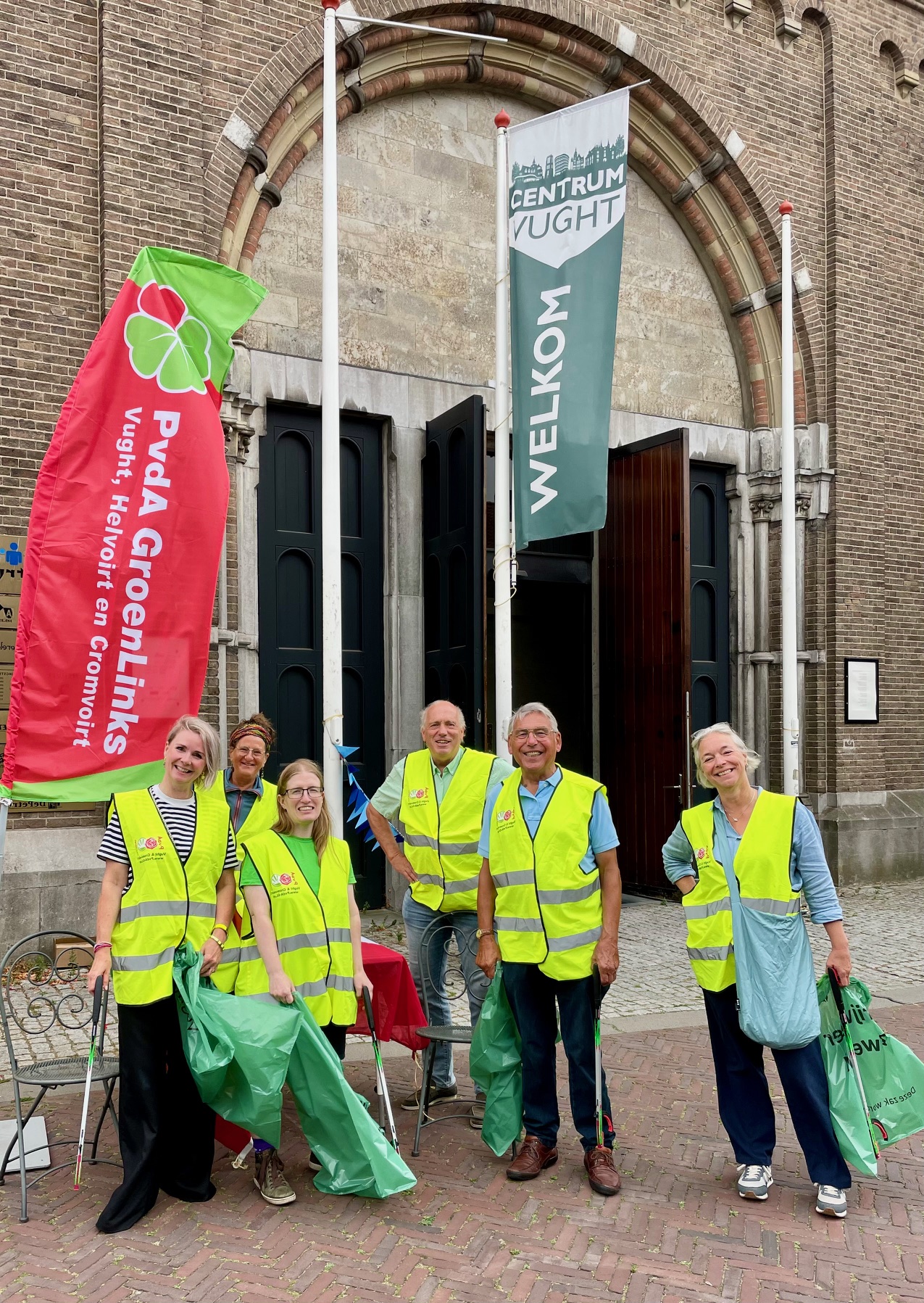 Opruimactie zwerfafval in centrum Vught groot succes - PvdA-GroenLinks